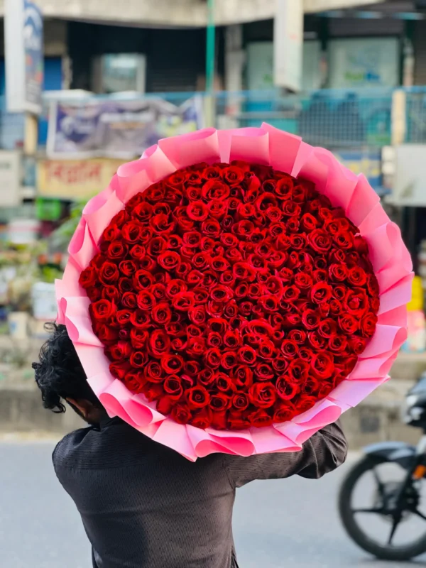 200 Red Rose Bouquet - gifttreebd.com